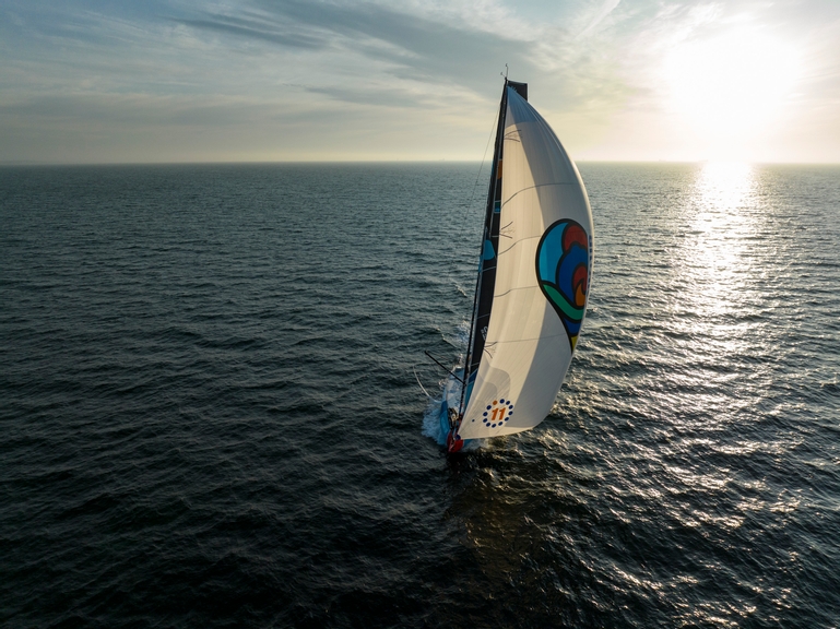 UPDATES: IMOCAs racing towards Kiel Fly By -- VO65s speeding towards ...